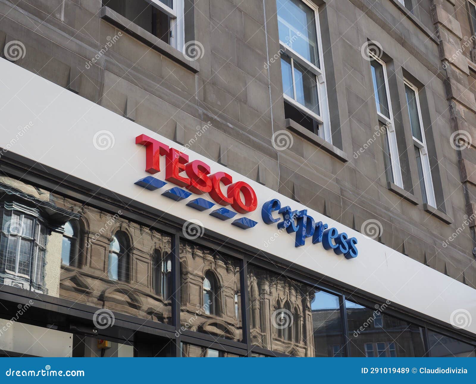 Tesco Express Shopfront Sign in Dundee Editorial Stock Image - Image of ...