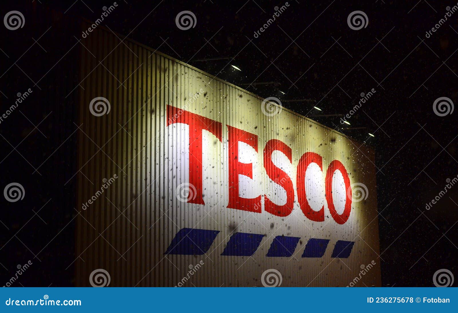 Tesco Logo on Supermarket Sign Editorial Stock Photo - Image of tesco ...