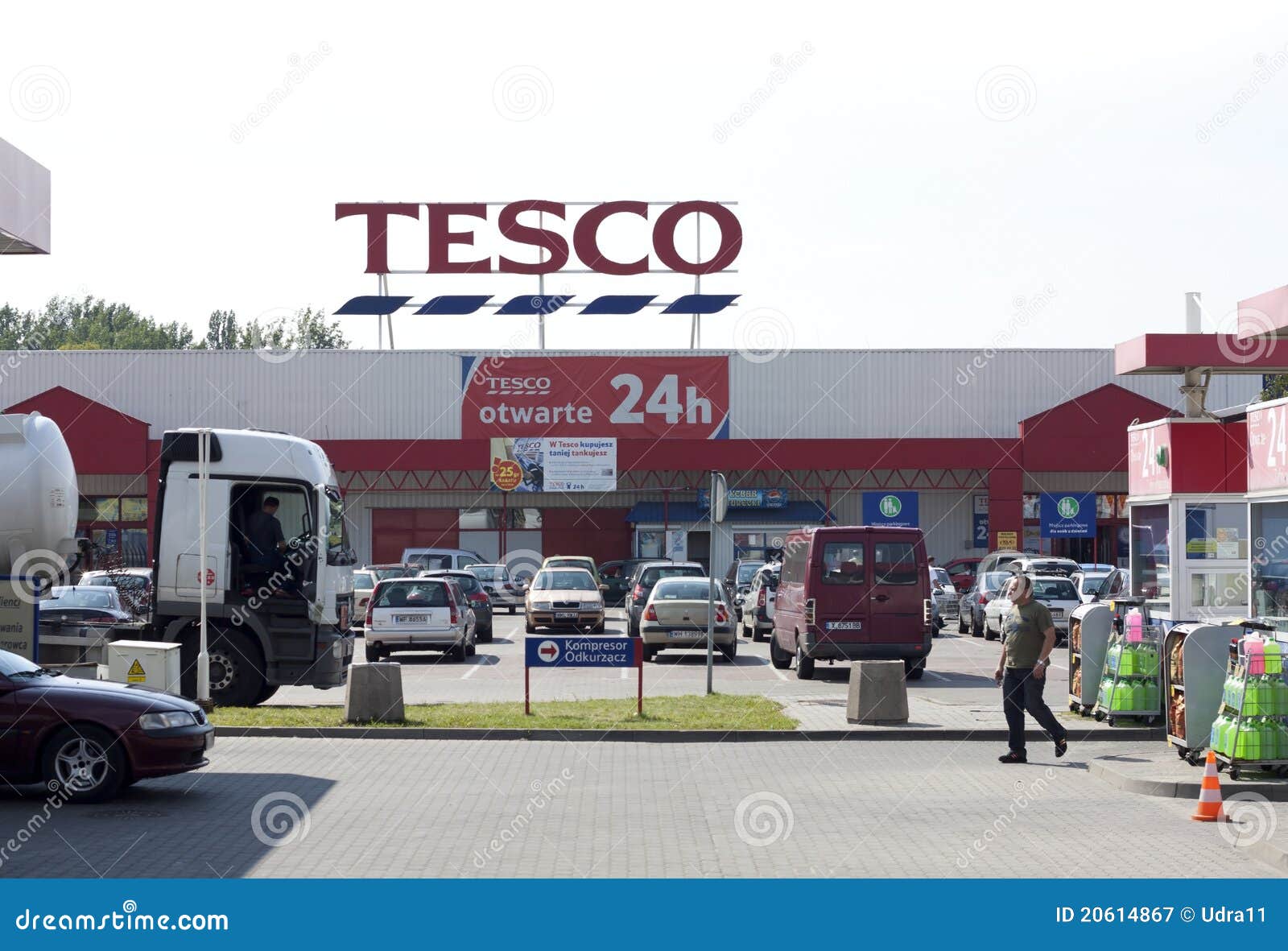 Tesco and petrol station editorial photography. Image of tesco - 20614867