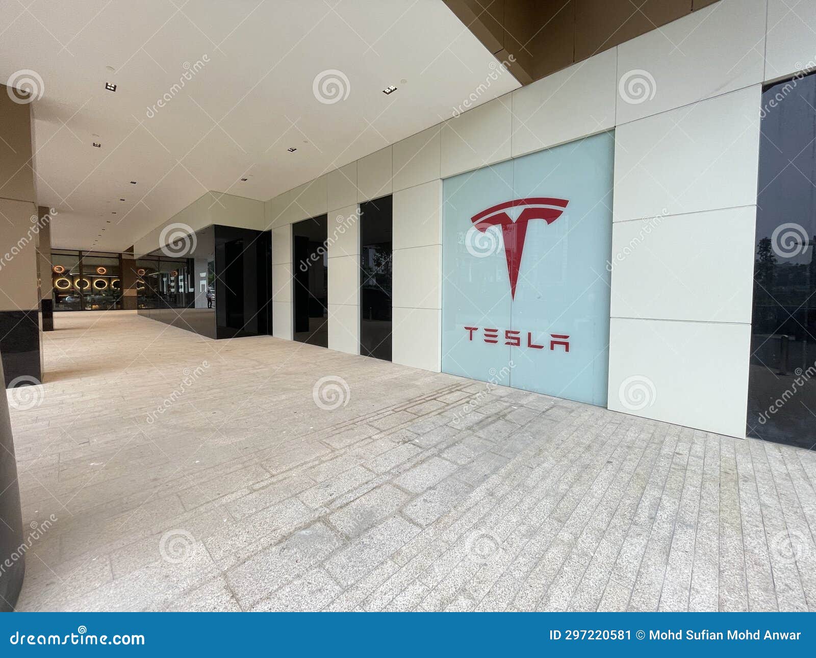 Tesla concept store stock image. Image of concept, tesla - 297220581