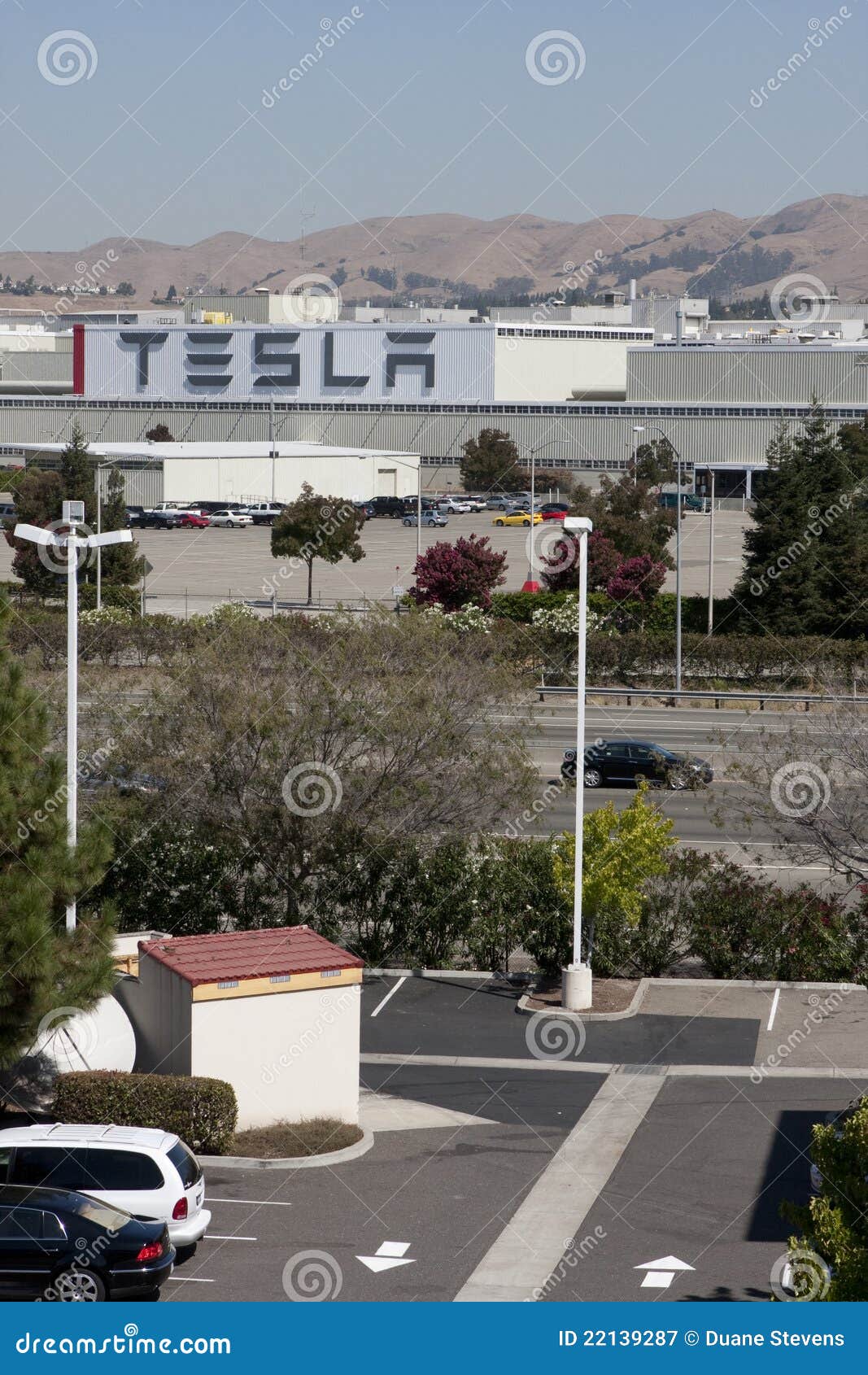 Tesla Motors factory editorial photography. Image of sign - 22139287