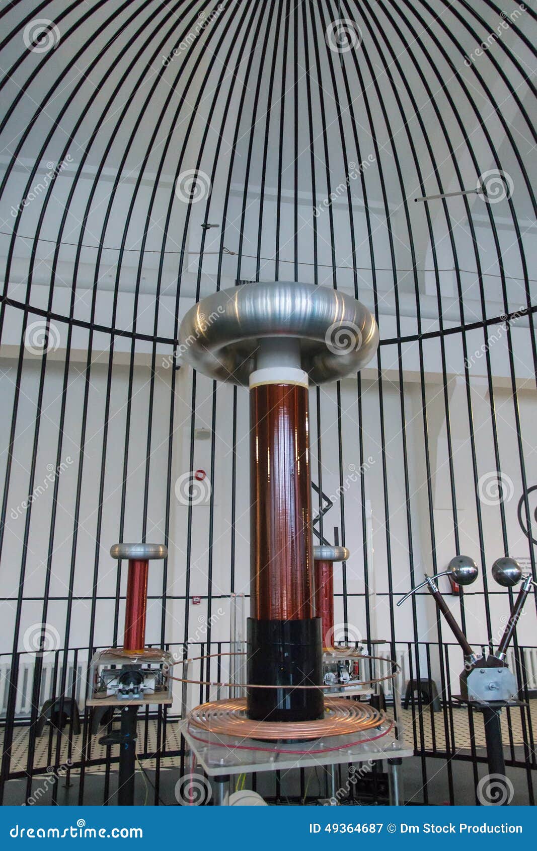 Tesla-Spule stockbild. Bild von blinken, kette, leistungsfähig - 49364687