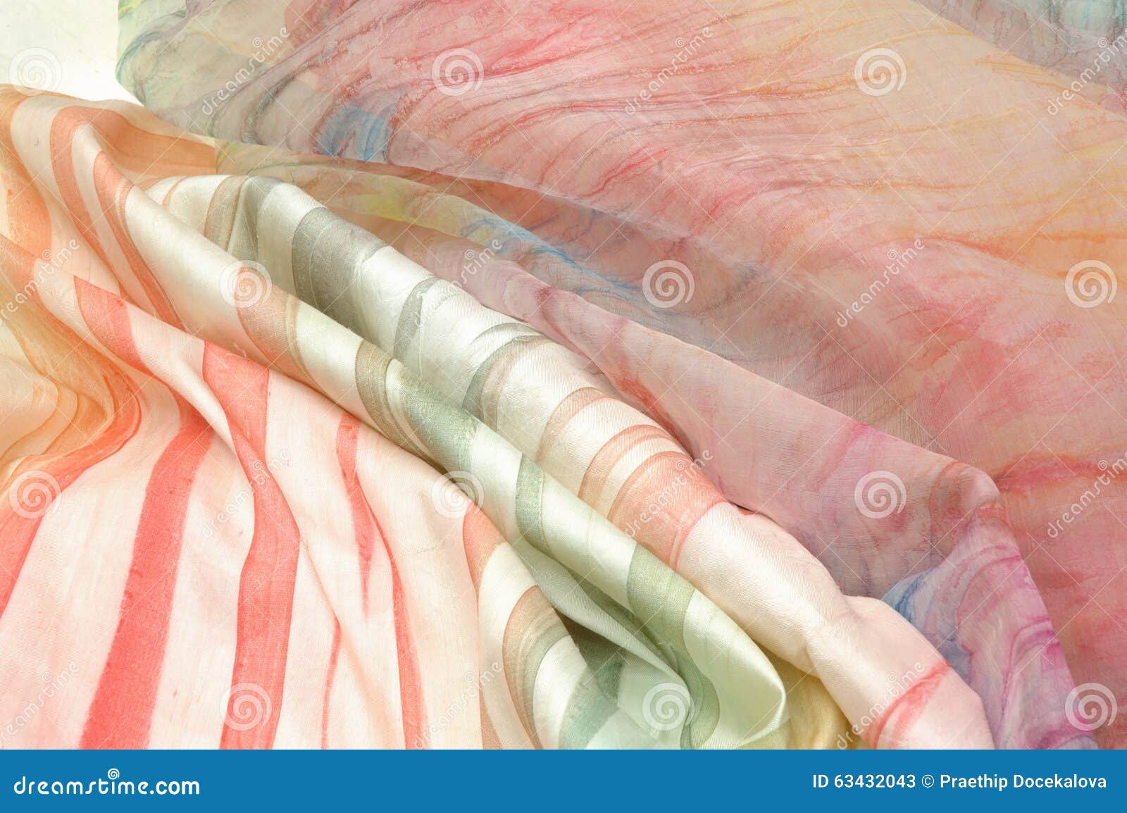 Tessuti di seta immagine stock. Immagine di fotographia - 63432043