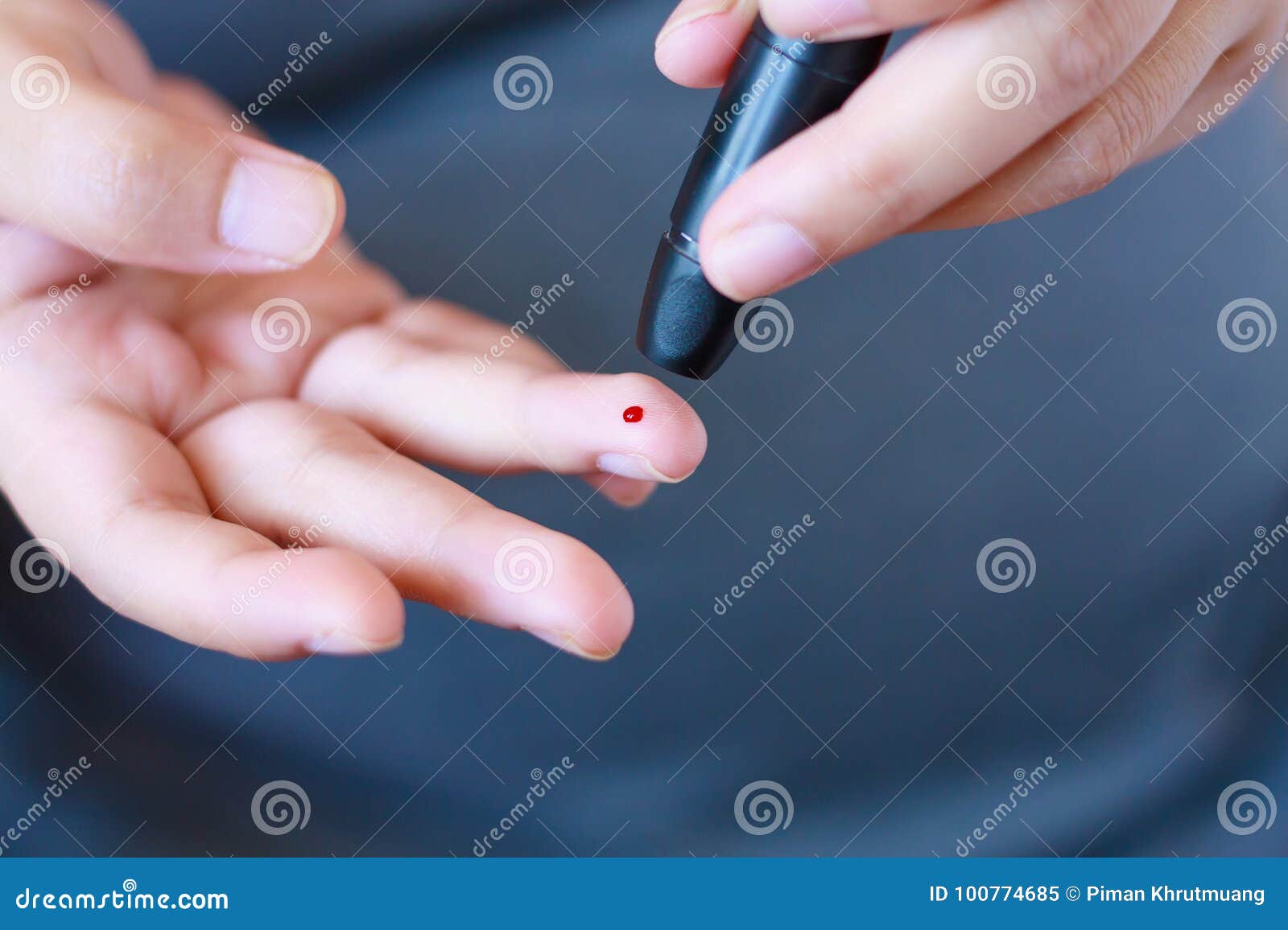Teste a Glicemia Para O Diabetes Imagem de Stock - Imagem de cuidado ...