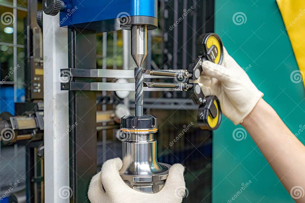 Testing and Checking Cutting Tools for Runout on a Stand in the Centers ...