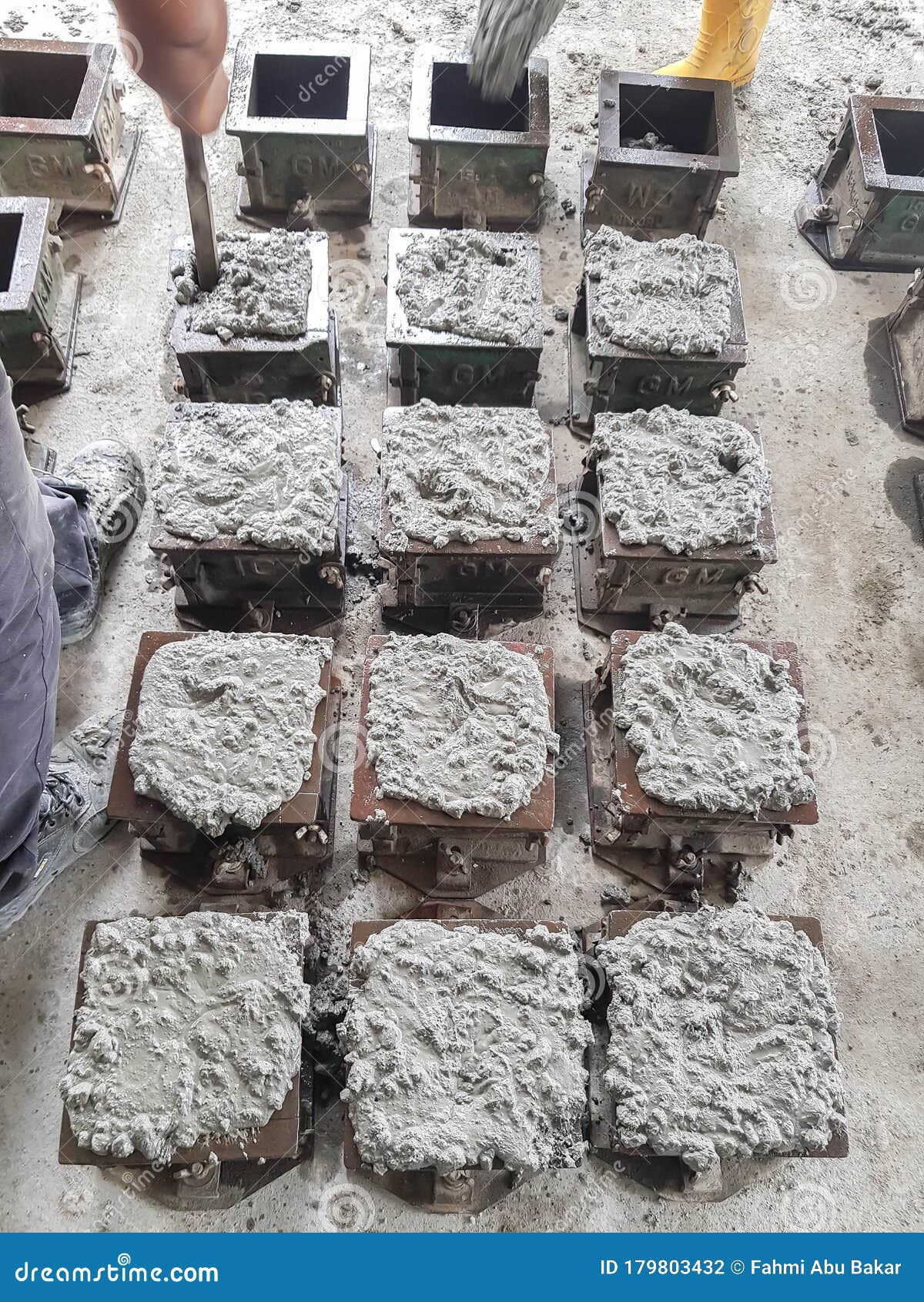 Testing for fresh concrete editorial photography. Image of construction ...