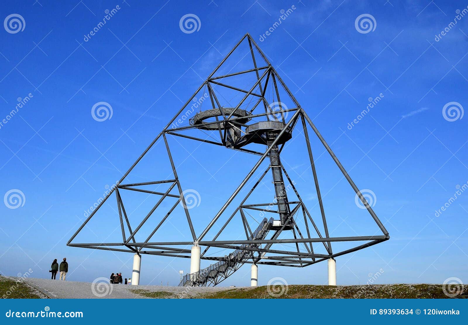 Tetraeder Bottrop editorial stock image. Image of sculpture - 89393634
