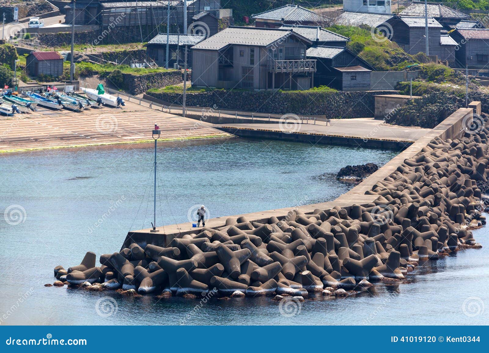 Tetrapods concretos, Japón foto de archivo. Imagen de azul - 41019120