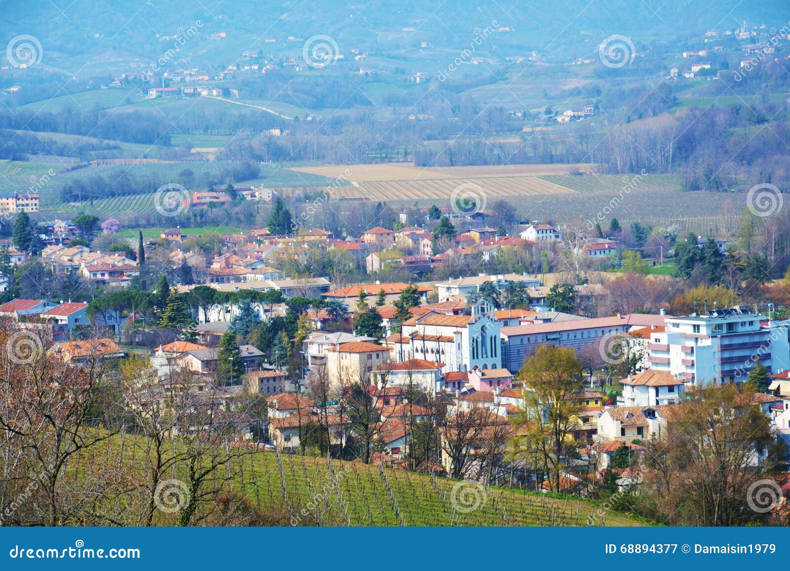 Tetti E Colline in Conegliano, Veneto, Italia Immagine Stock - Immagine ...