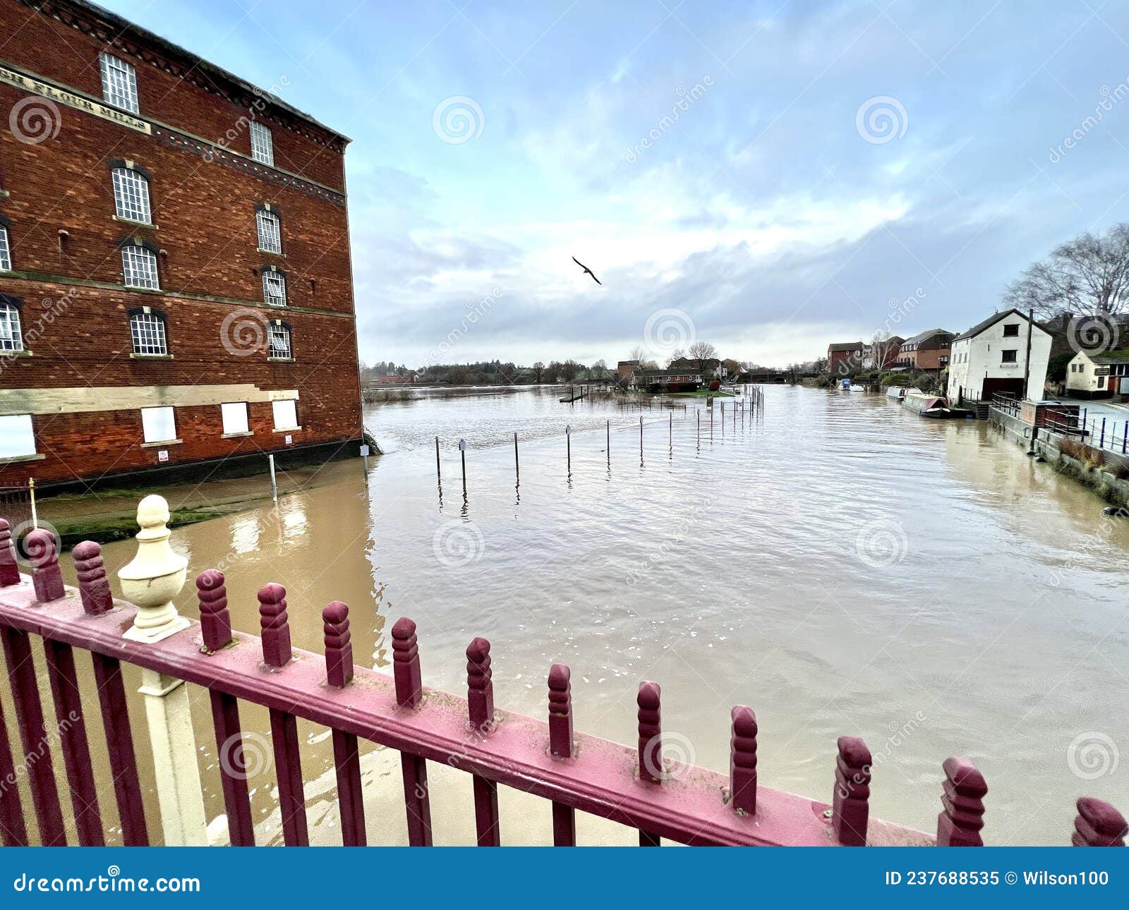 Tewkesbury in flood editorial image. Image of weather - 237688535