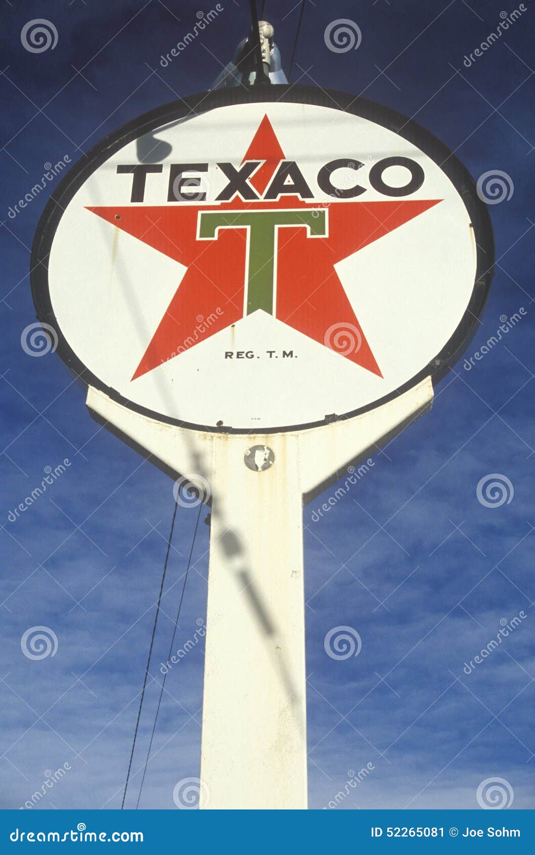 Texaco Oil sign editorial photo. Image of petroleum, advertisement ...