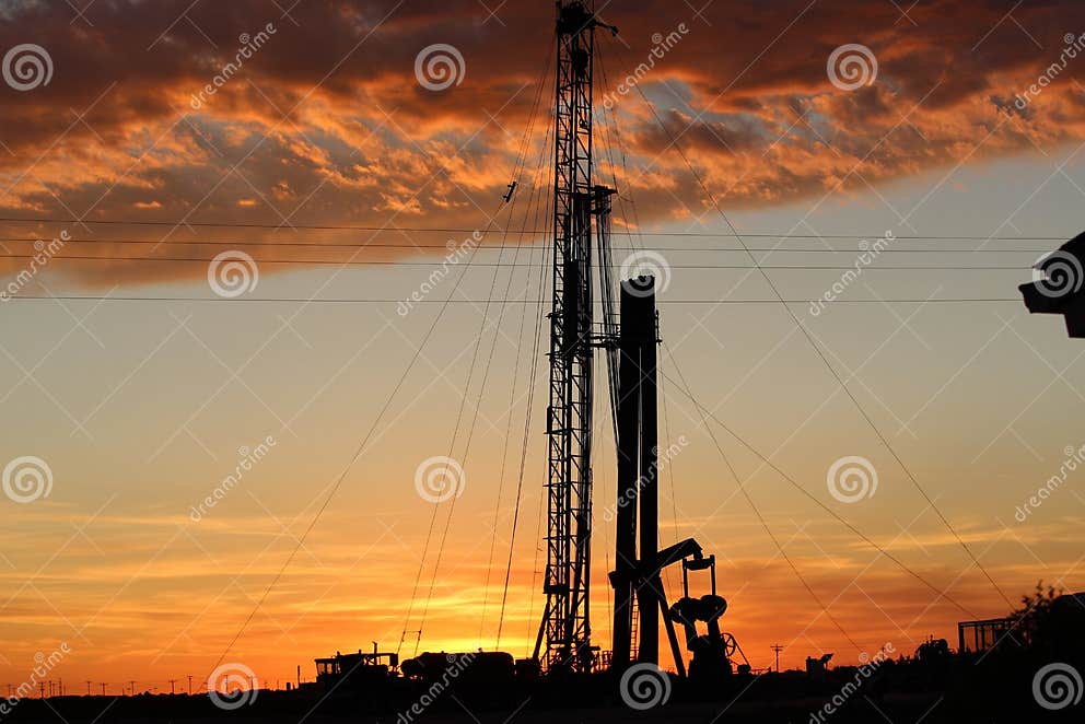 Texas Pulling Unit with Pipe Stock Photo - Image of pulling, unit ...