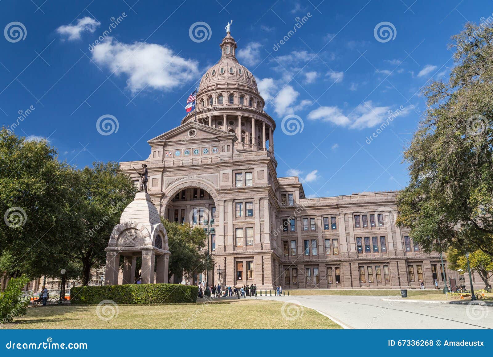 Texas State Capitol with Heroes of the Alamo Monument in Austin, TX ...
