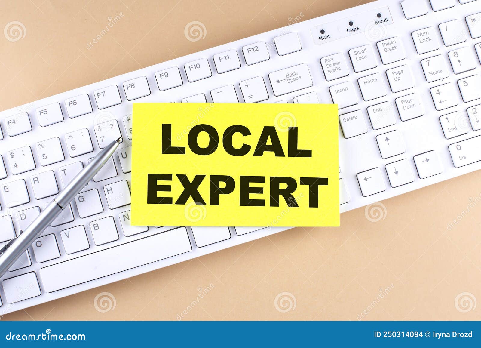 Text LOCAL EXPERT Text on a Sticky on Keyboard, Business Concept Stock ...