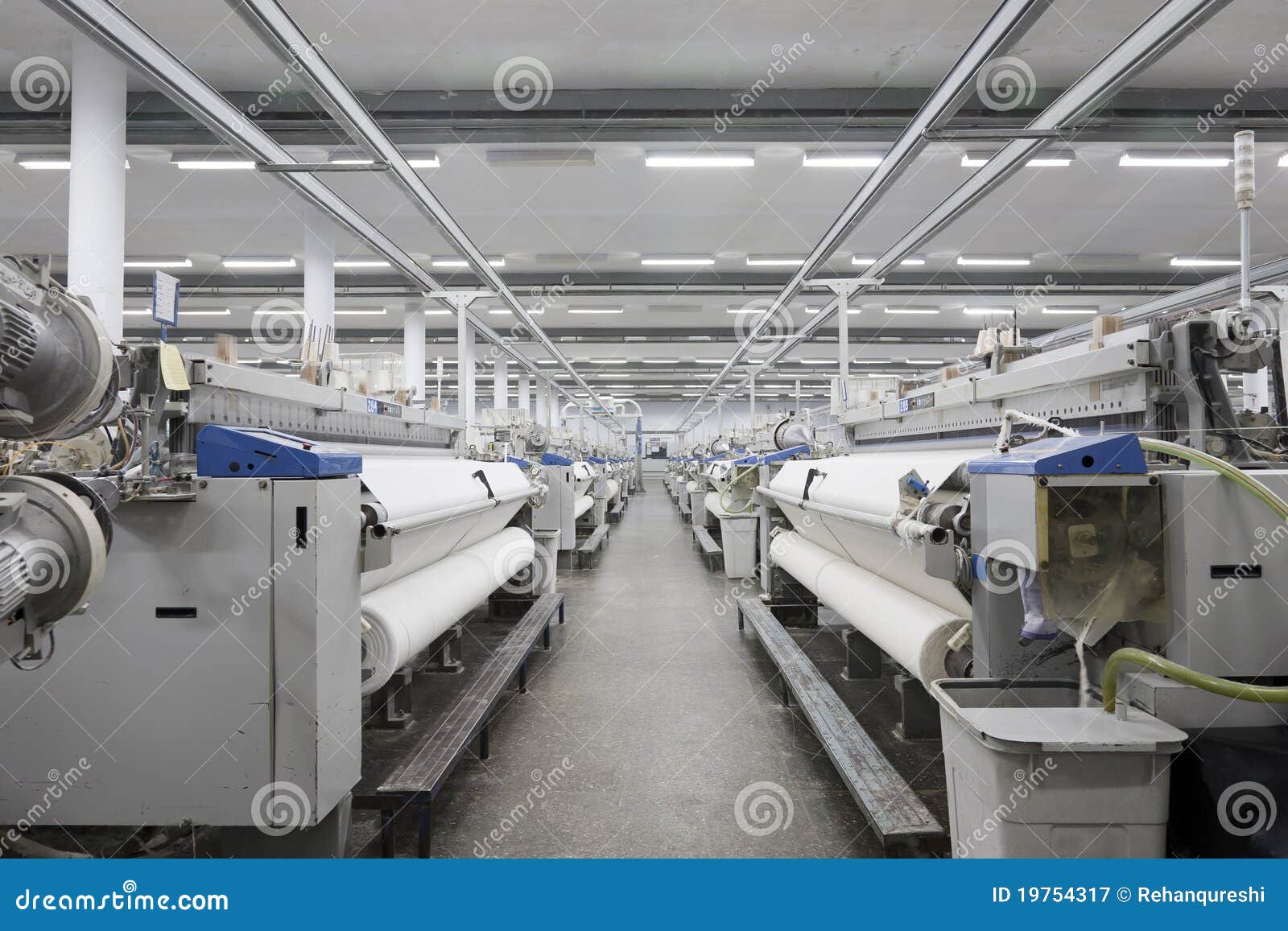 Textile looms stock image. Image of textile, lines, industrial - 19754317
