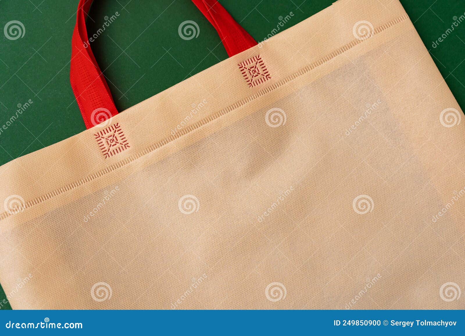 Textile Shopping Bag on Green Background Flat Lay Stock Photo - Image ...