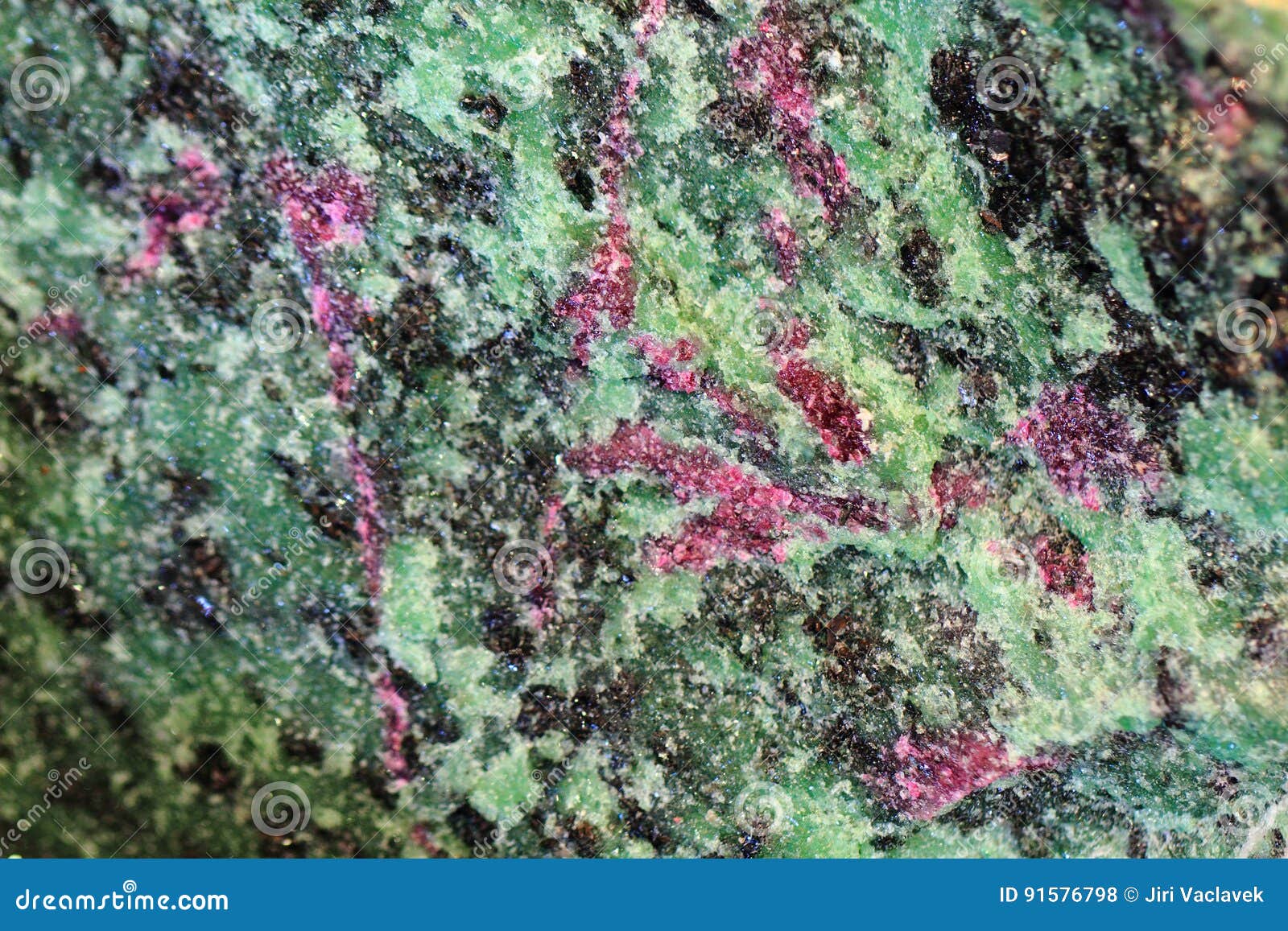 Textura de mineral do rubi foto de stock. Imagem de mineral - 91576798