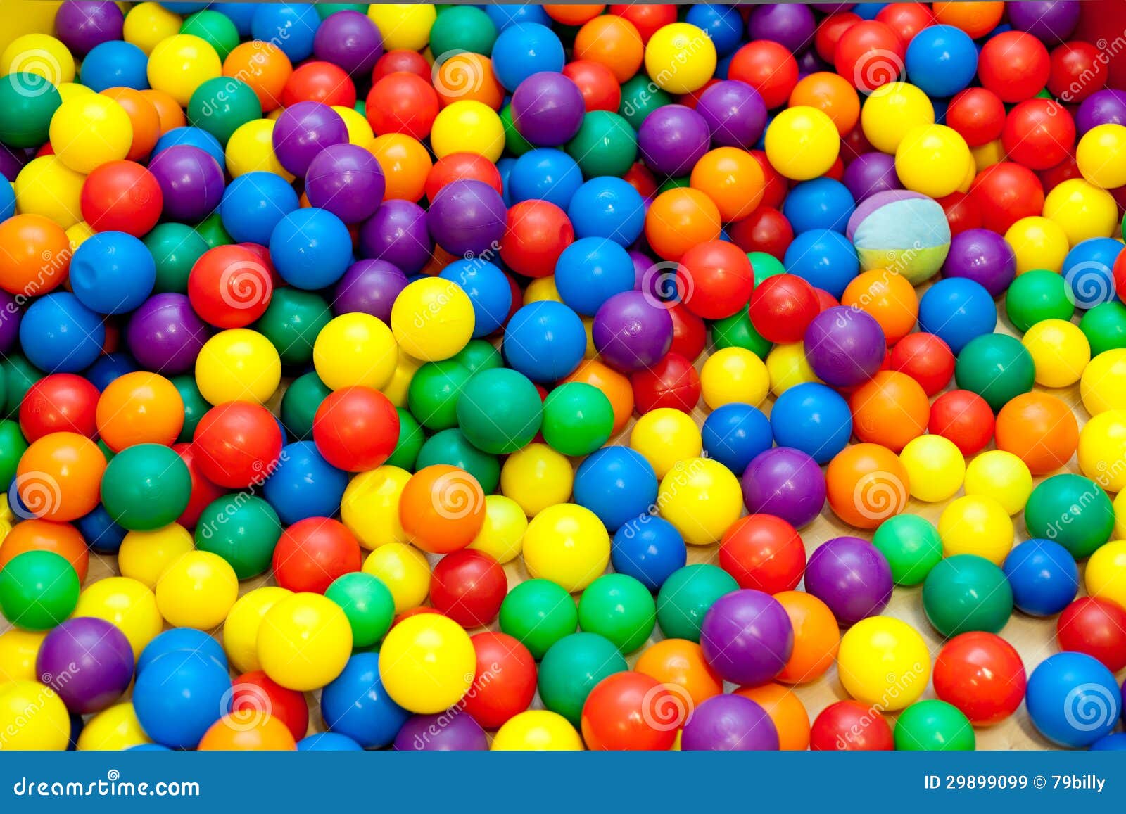 Bolas coloreadas imagen de archivo. Imagen de juego, amarillo - 29899099