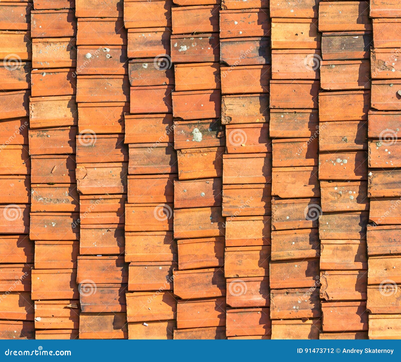 Texture de tuile de toit photo stock. Image du argile - 91473712