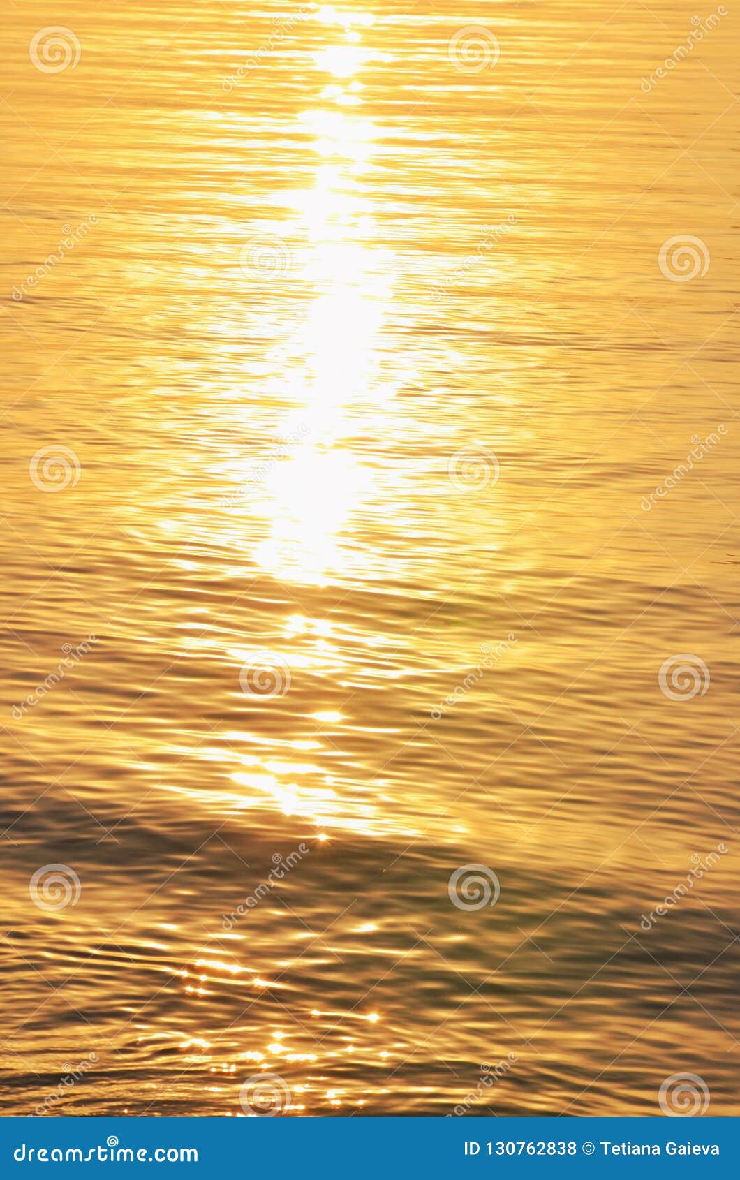 Texture Gold Water with Sun Reflection, Abstract Background. Stock ...