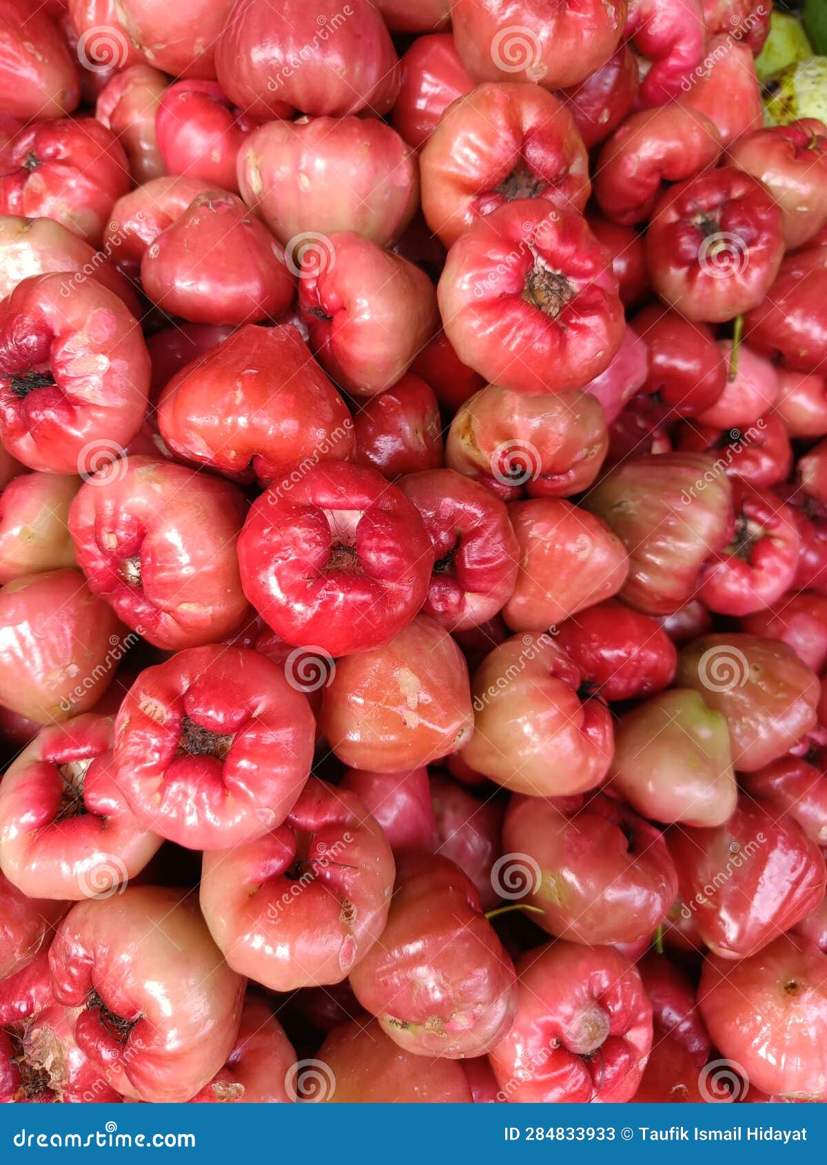 Texture of a Pile of Fresh and Red Guavas Stock Image - Image of ...