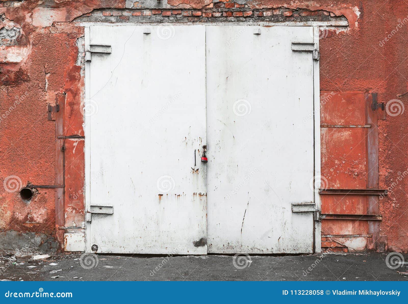 Texture rusty iron gate stock photo. Image of worn, grunge - 113228058