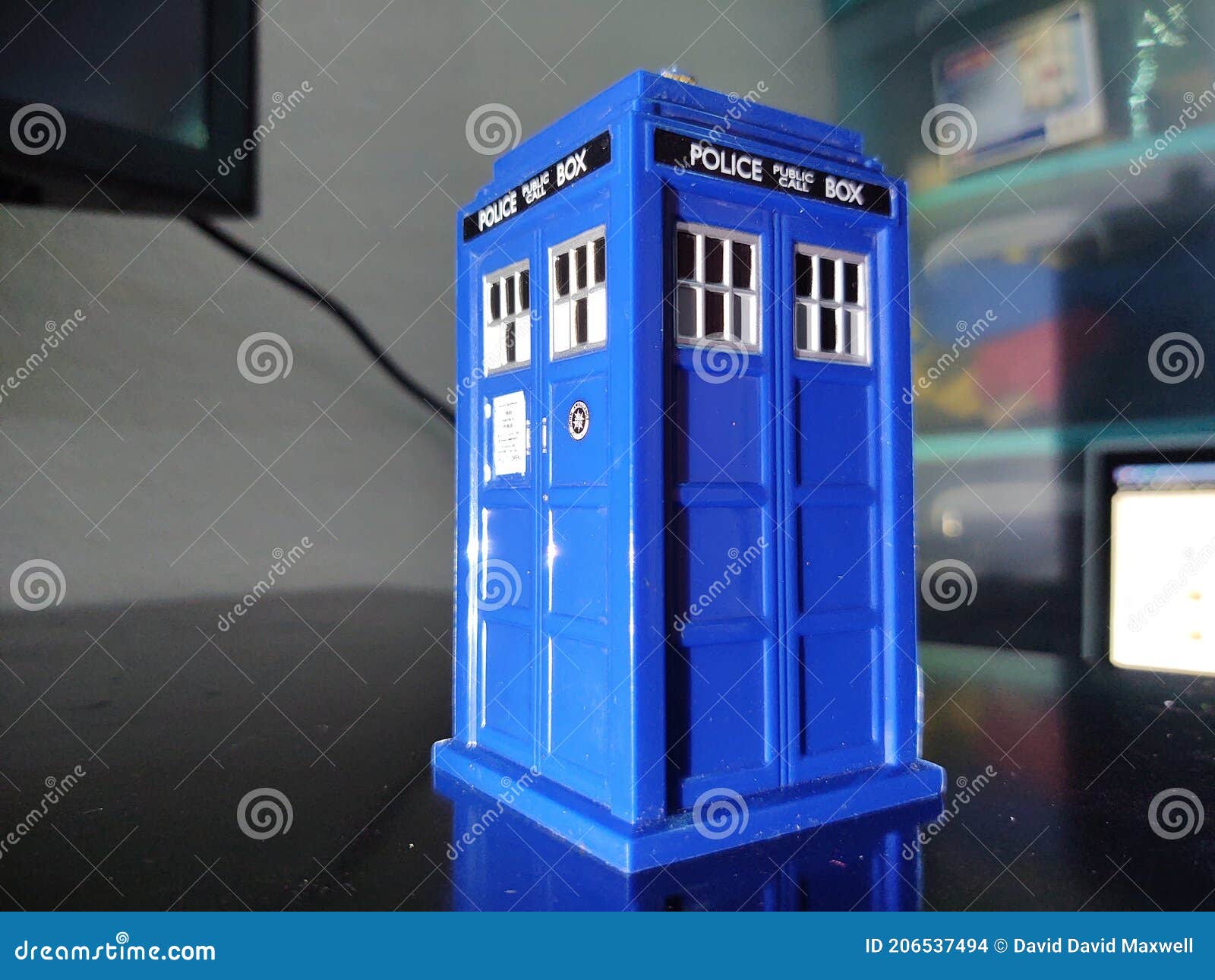 12th Doctor TARDIS editorial stock image. Image of transport - 206537494