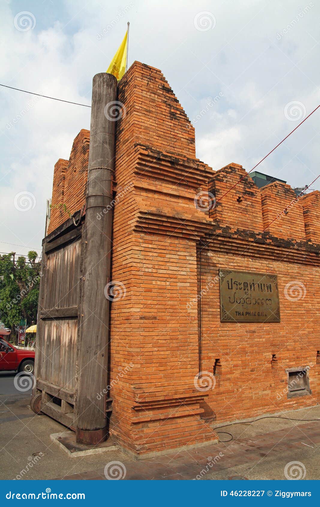 Tha Phae Gate in Chiang Mai Stock Image - Image of site, kingdom: 46228227