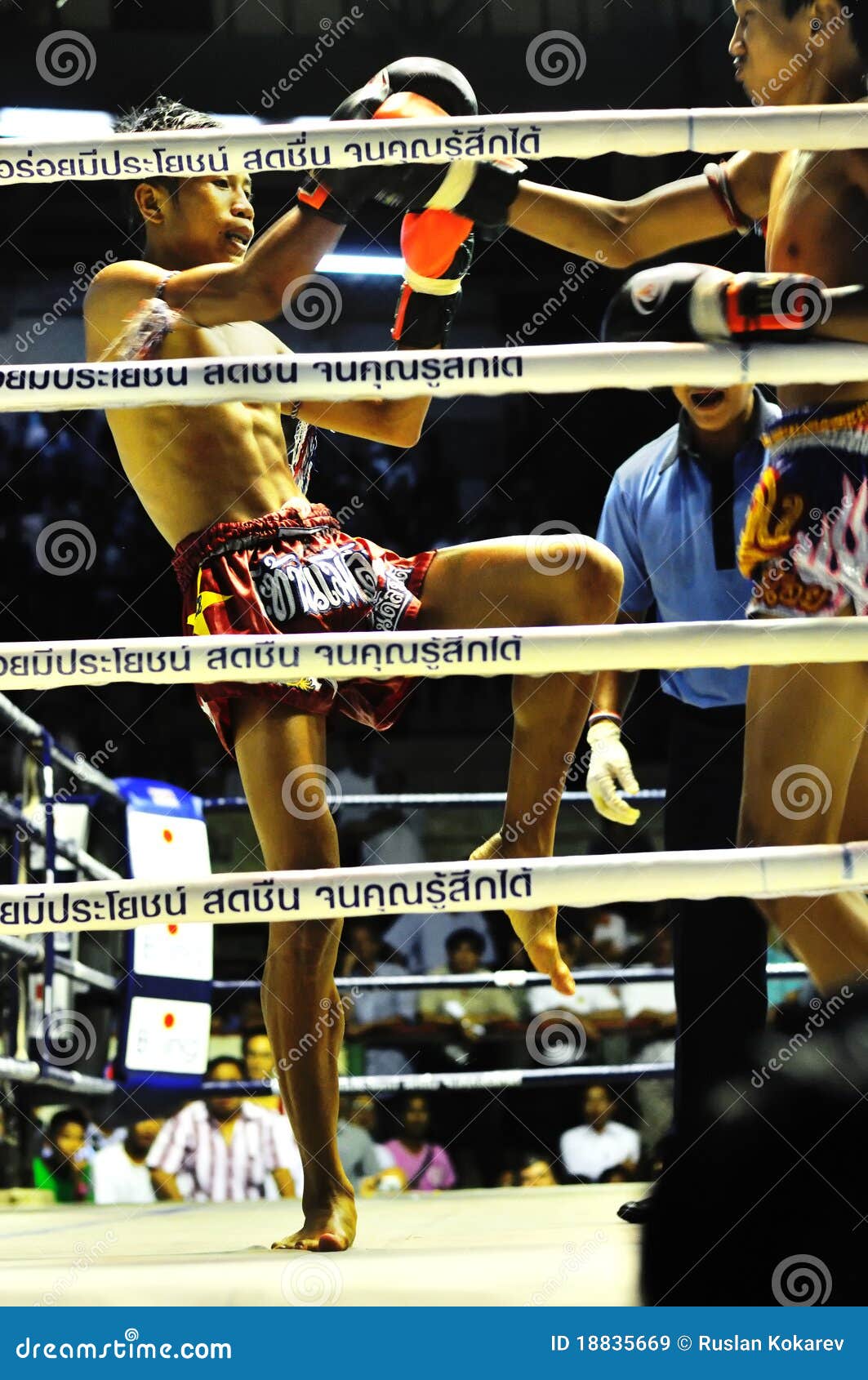 Thai boxing. editorial stock image. Image of illuminated - 18835669