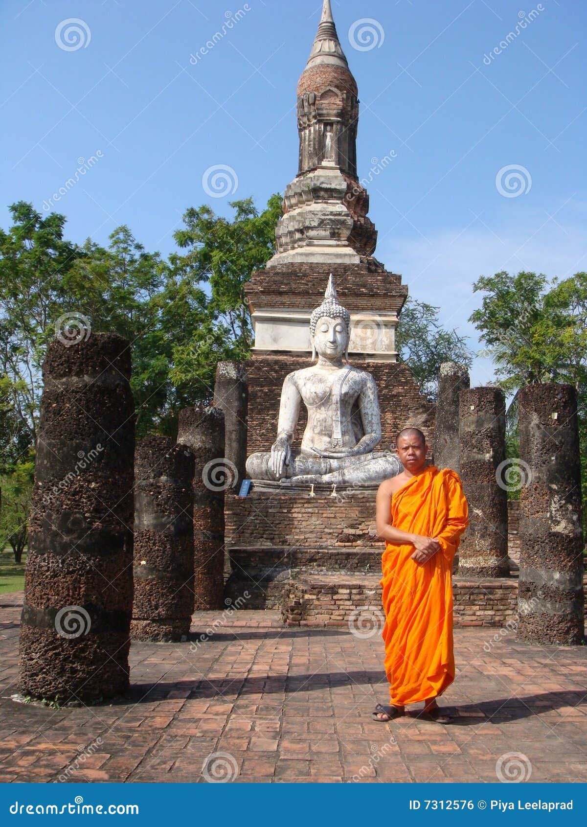 Thai Buddhist monk editorial photo. Image of thailand - 7312576