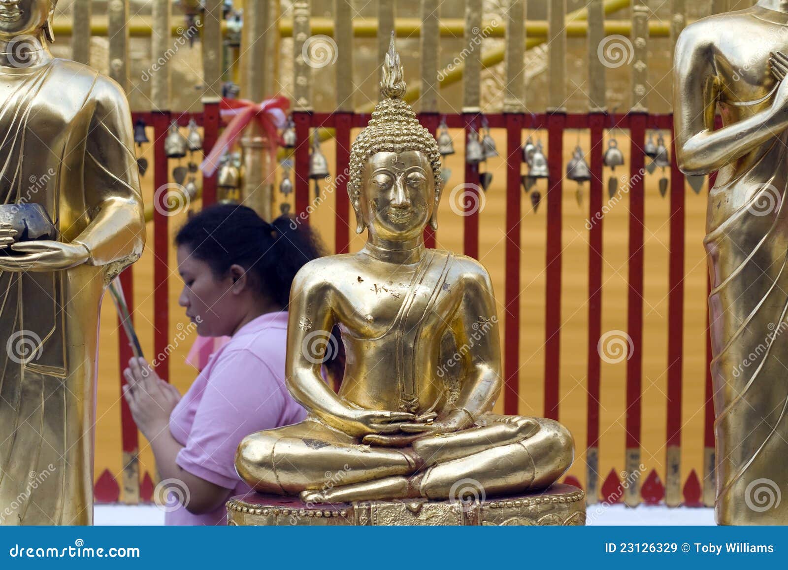 Buddhist Woman Praying At Mahabodhi Temple In Bodhgaya, India Editorial ...