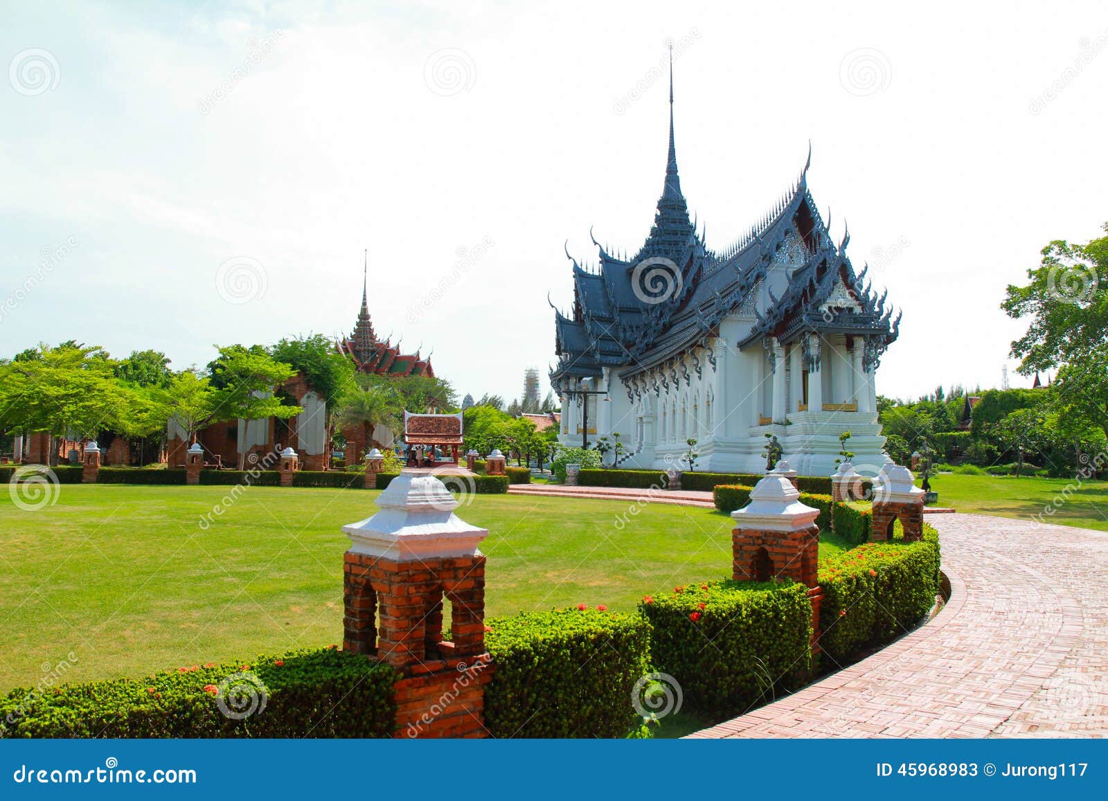 Thai Castle Royalty-Free Stock Photo | CartoonDealer.com #39899361