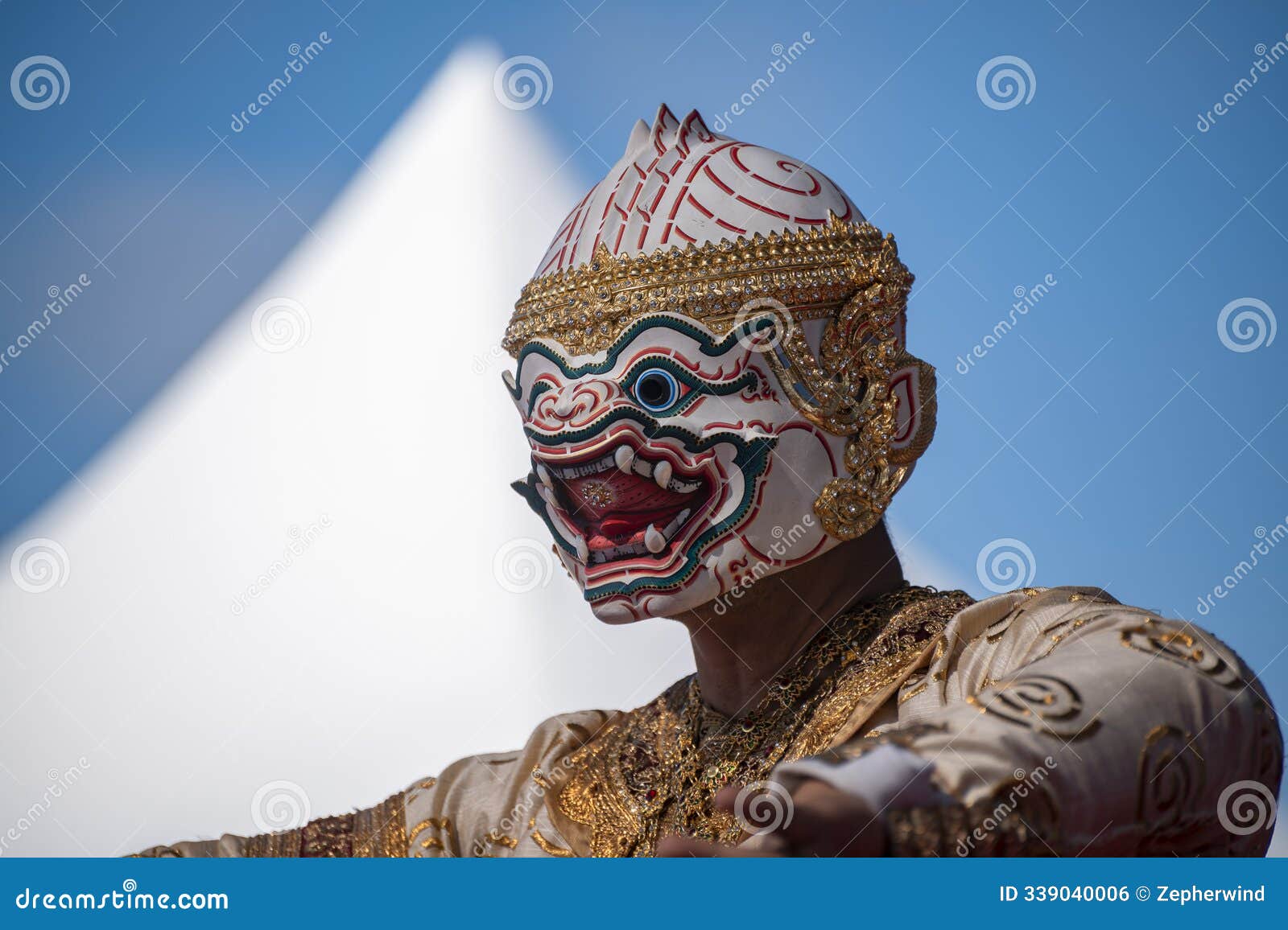 A Thai Dancer Preforms the Khon Dance Stock Photo - Image of perform ...