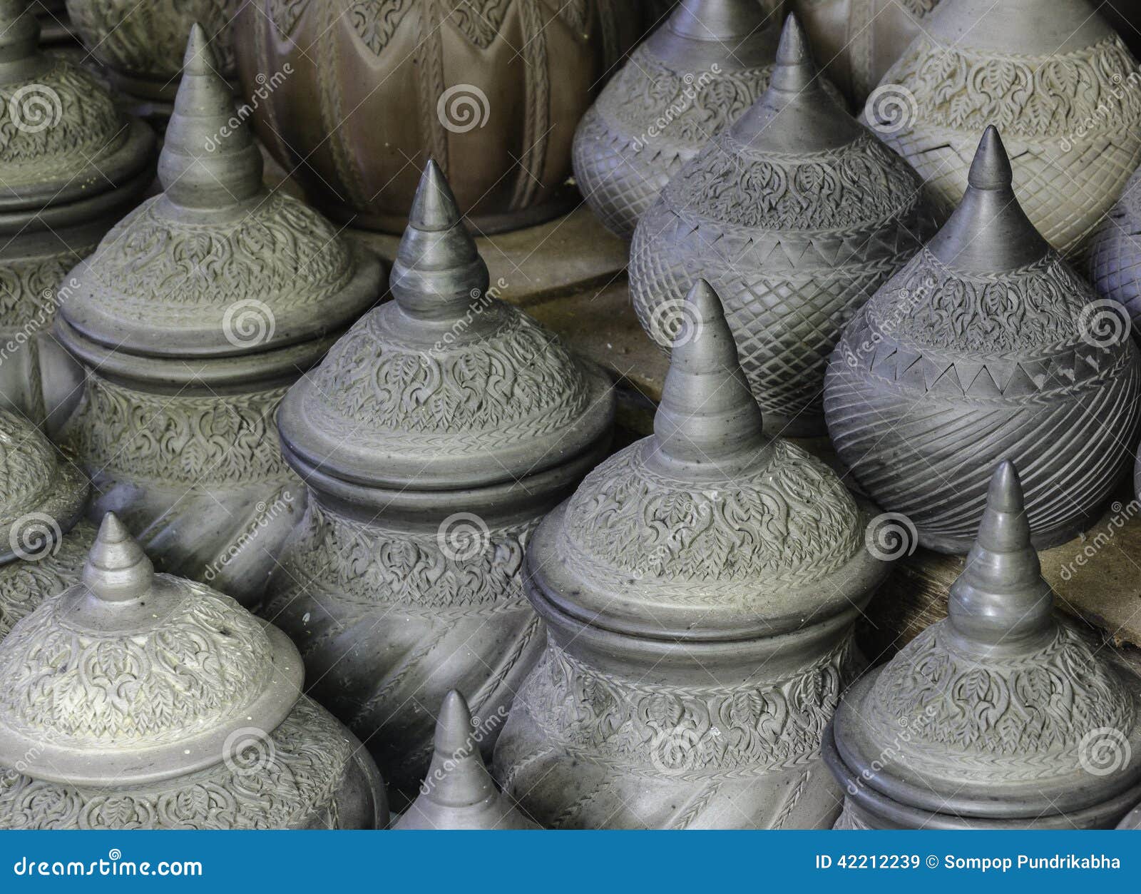 Thai Earthenware Pottery, Bangkok, Thailand Stock Image - Image of ...