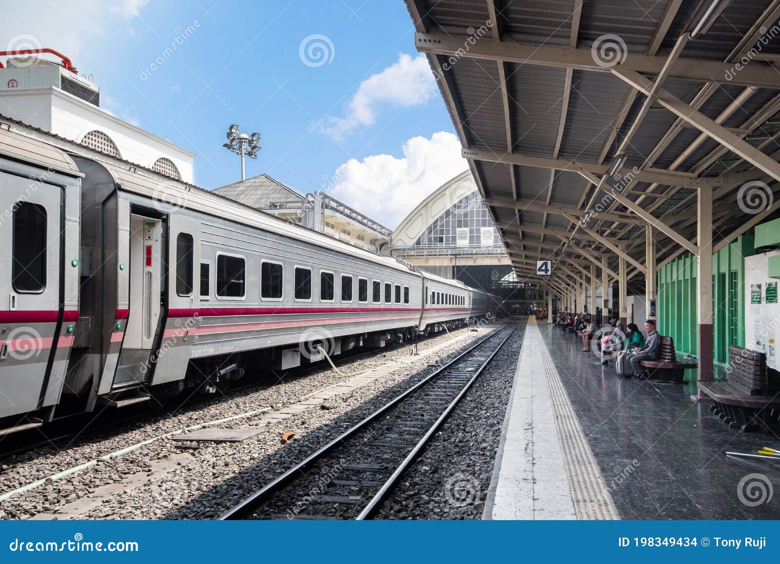 Thai Express Train in Bangkok Station Editorial Stock Image - Image of ...