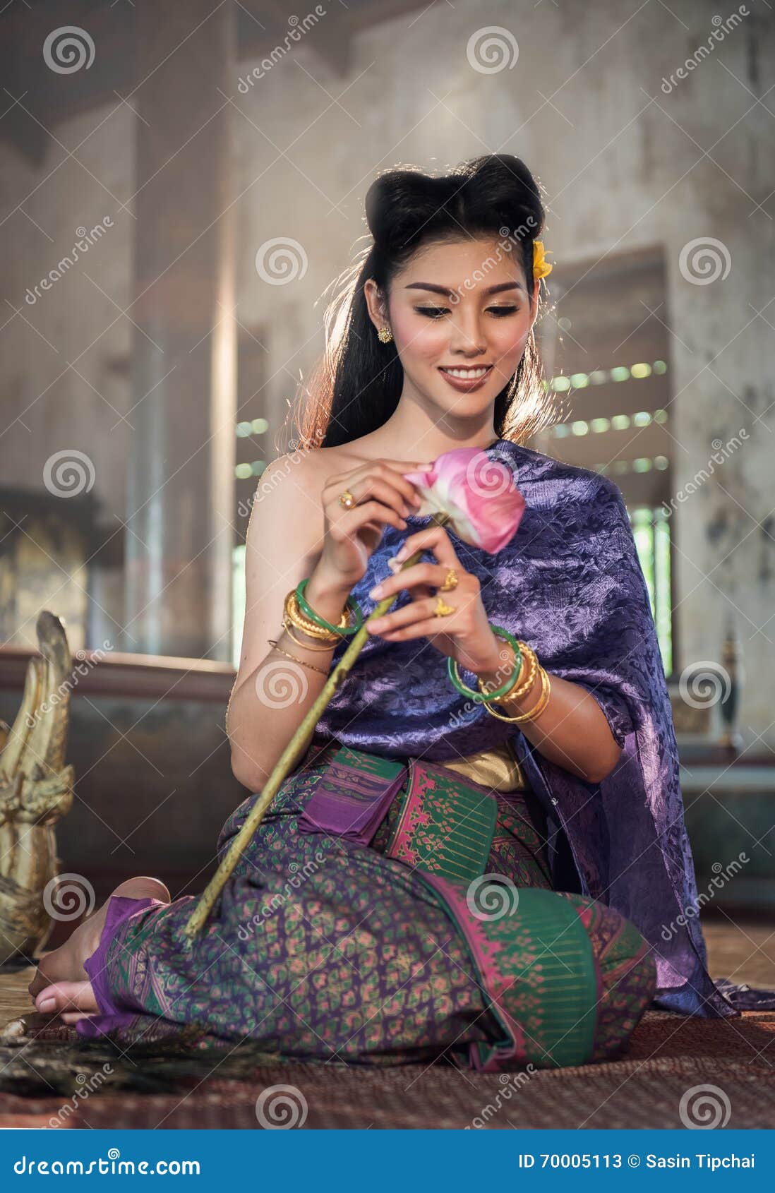 Thai Girl Winnowing Rice Separate Between Rice And Rice Husk On Farm Background Royalty Free 5004