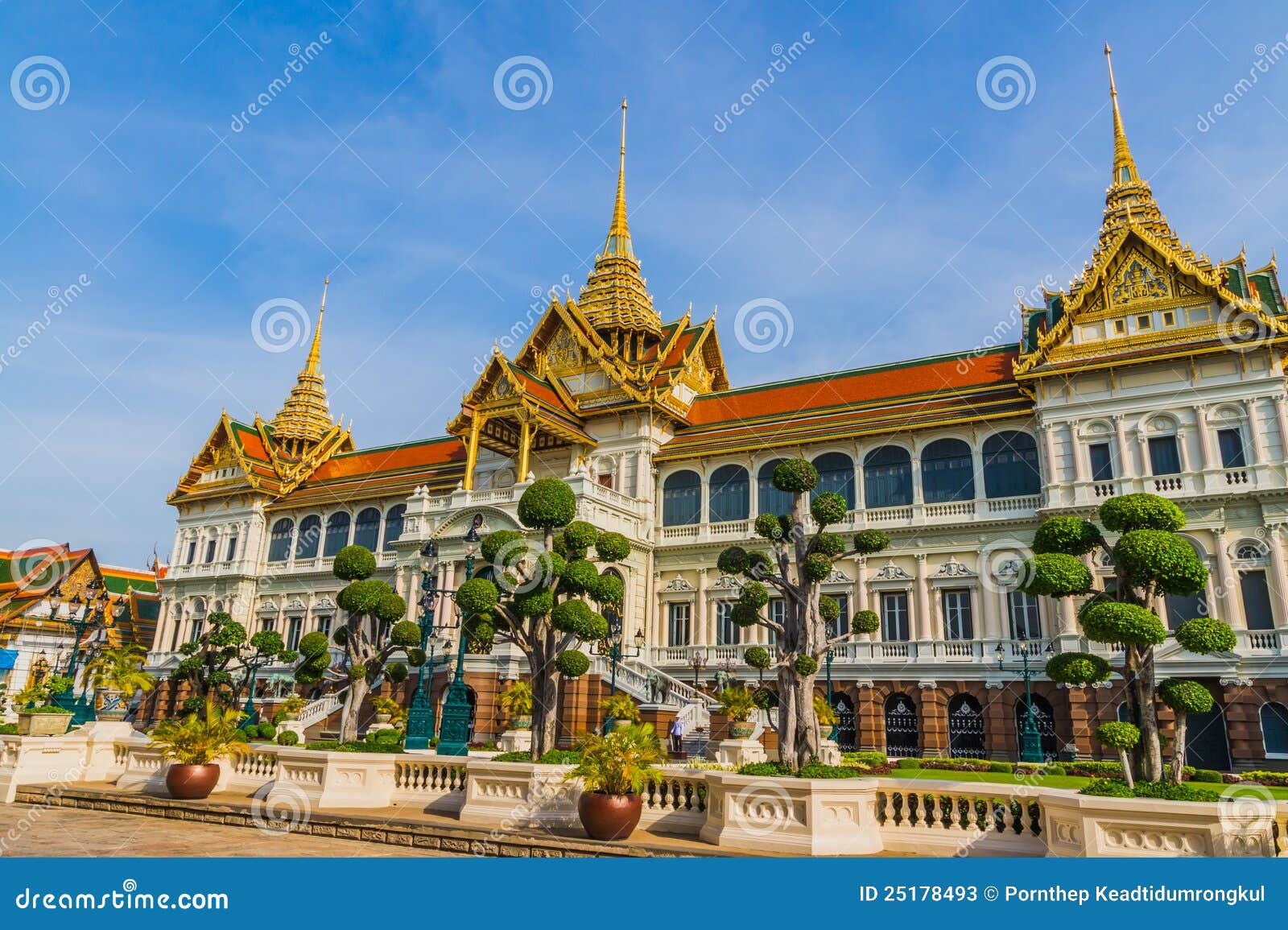 Thai gland palace stock image. Image of spiritual, buddha - 25178493
