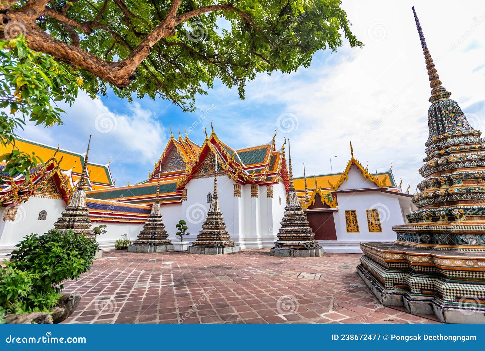 Thai Hermit Exercise Wat Pho Stock Image - Image of strength, medicine ...