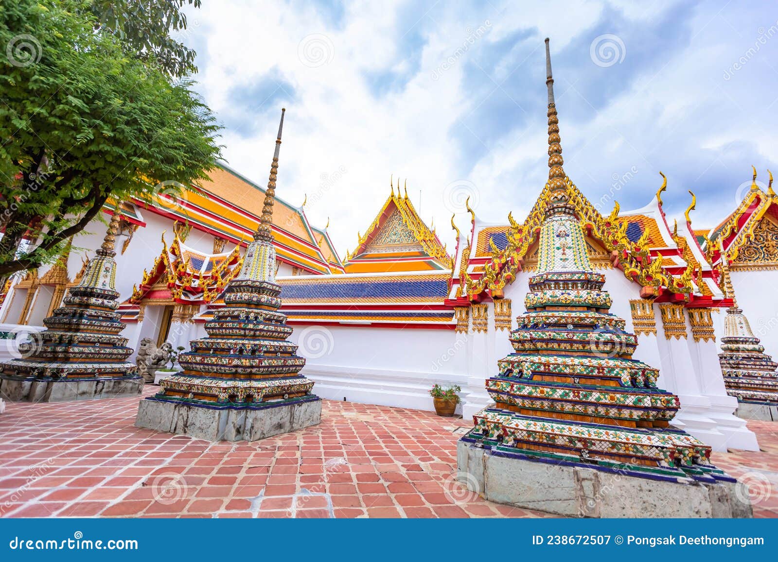 Thai Hermit Exercise Wat Pho Stock Image - Image of care, bodywork ...