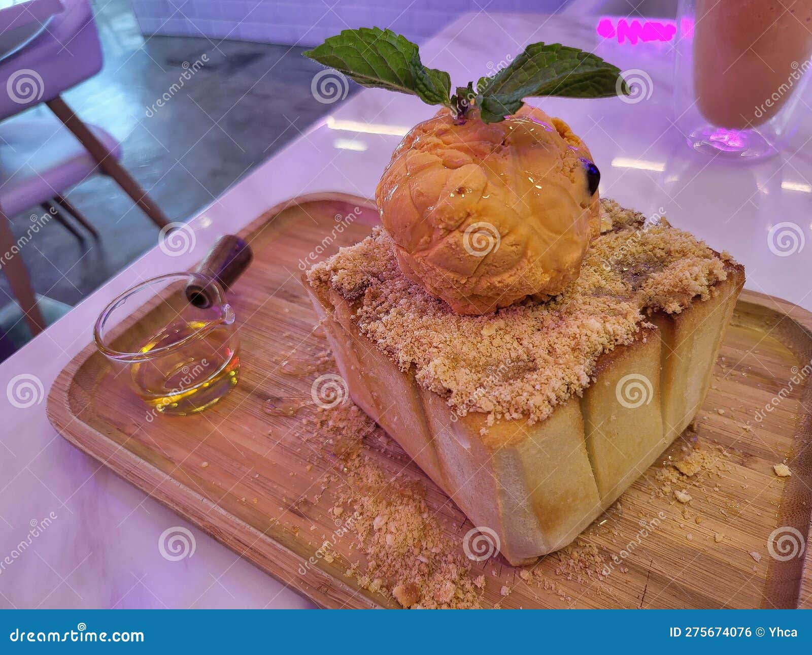 Thai Milk Tea Ice Cream Toast Stock Photo - Image of sweet, dessert ...