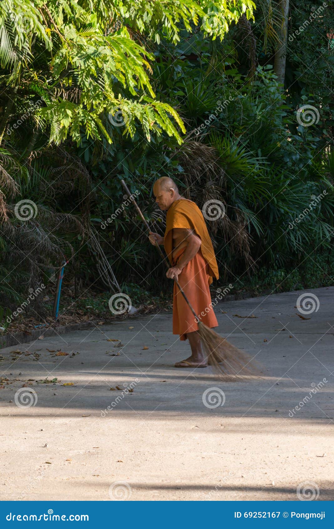 Thai Monk Sweeping Temple Floor Stock Photos - Free & Royalty-Free ...