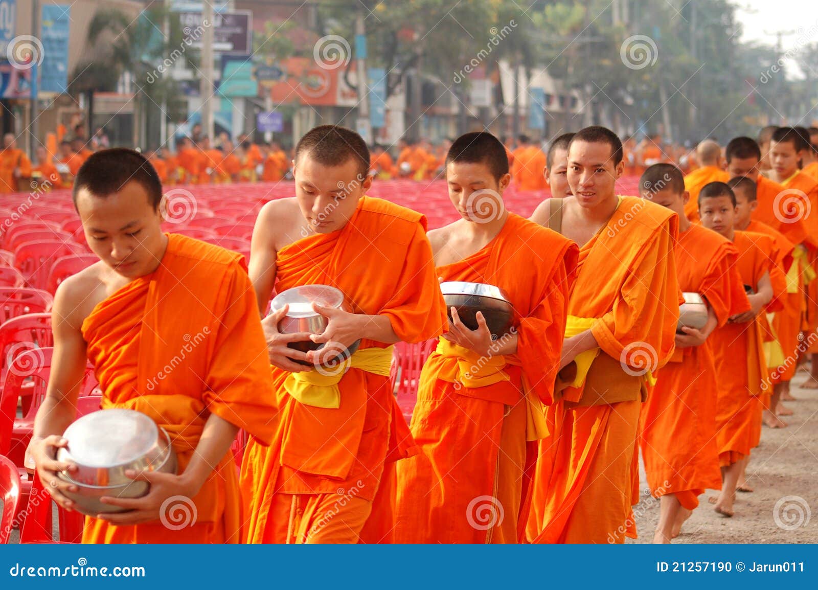 Thai monks editorial image. Image of monk, temple, buddhist - 21257190