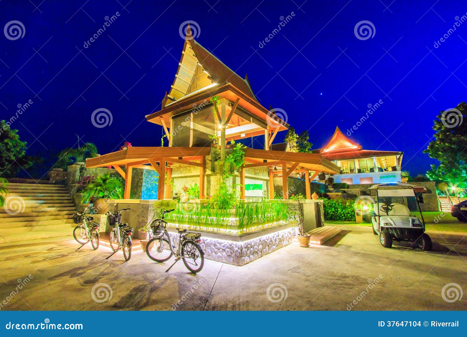 Thai Pavilion in the Evening Stock Photo - Image of ocean, night: 37647104