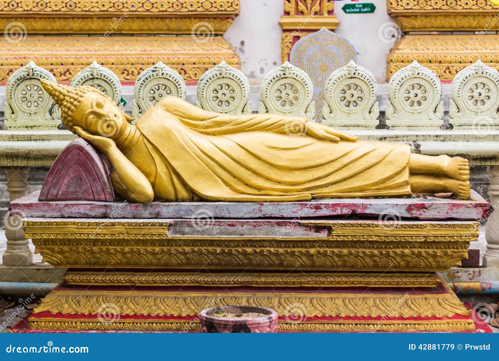 Thai Reclining Buddha Statue Stock Image - Image of blissfull ...