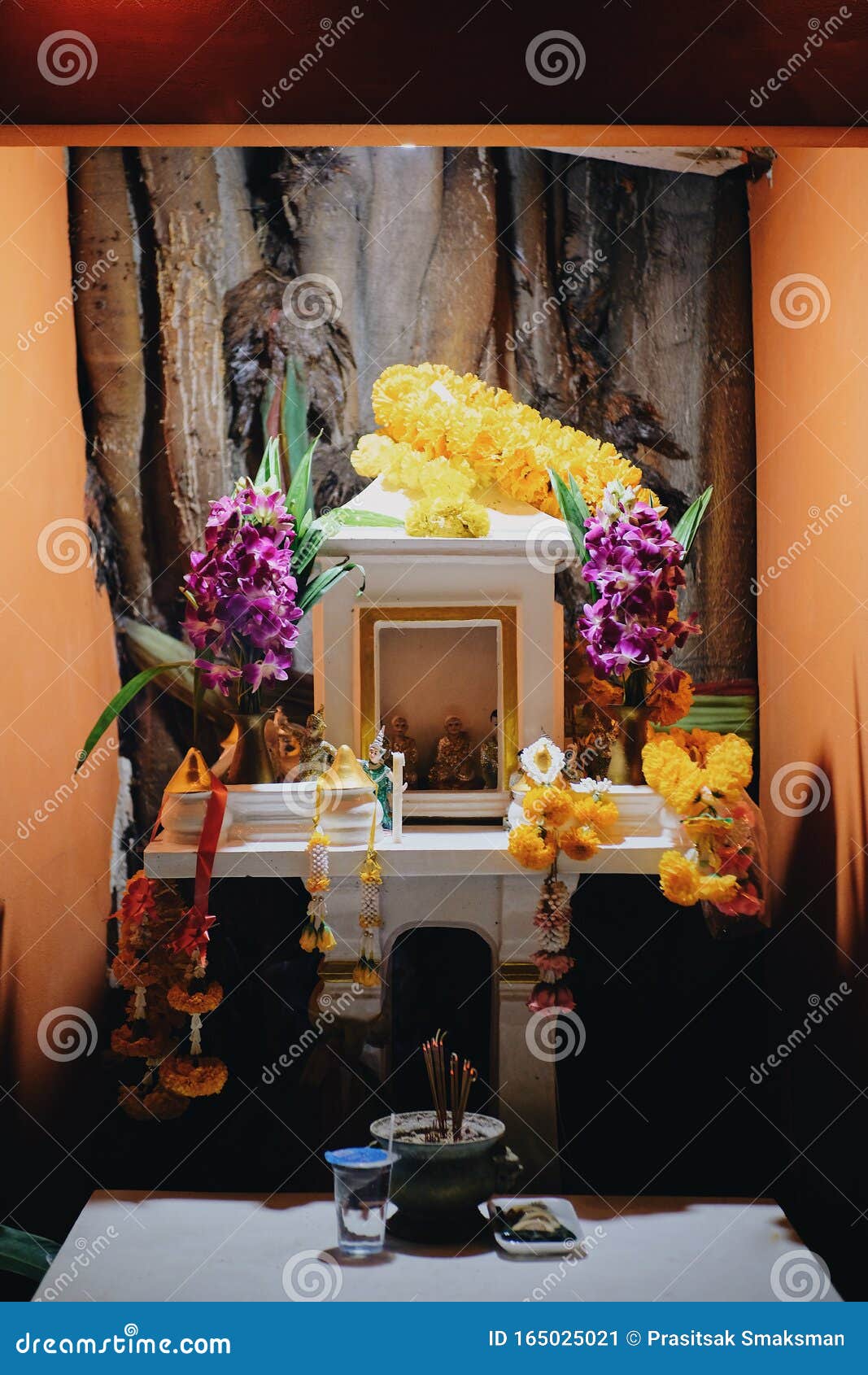 Thai shrine stock image. Image of shrine, house, worshiped - 165025021