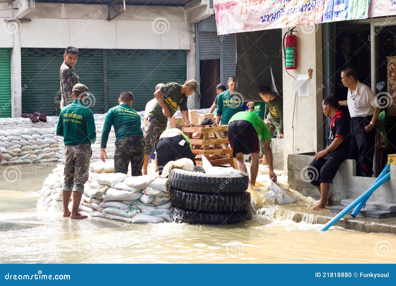 Thai Soldiers are Helping People Editorial Image - Image of disaster ...
