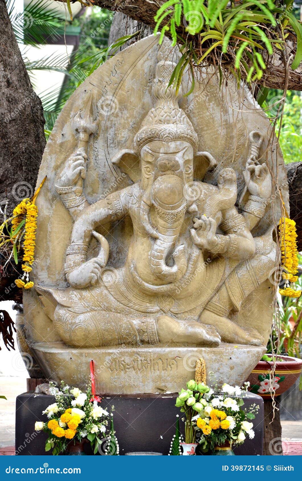 Thai statue stock image. Image of denomination, belief - 39872145