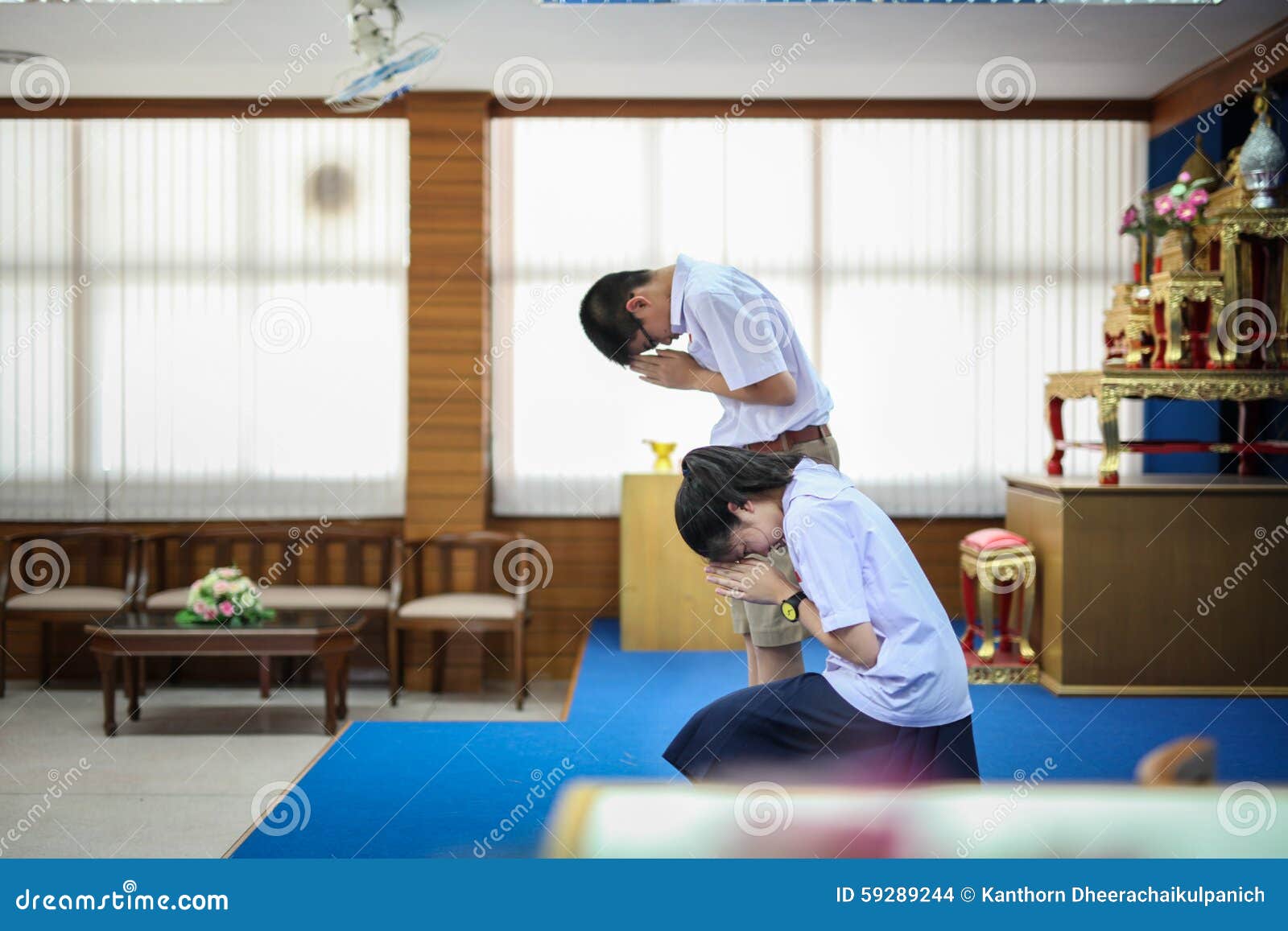 Thai Students pay respect editorial stock image. Image of thailand ...