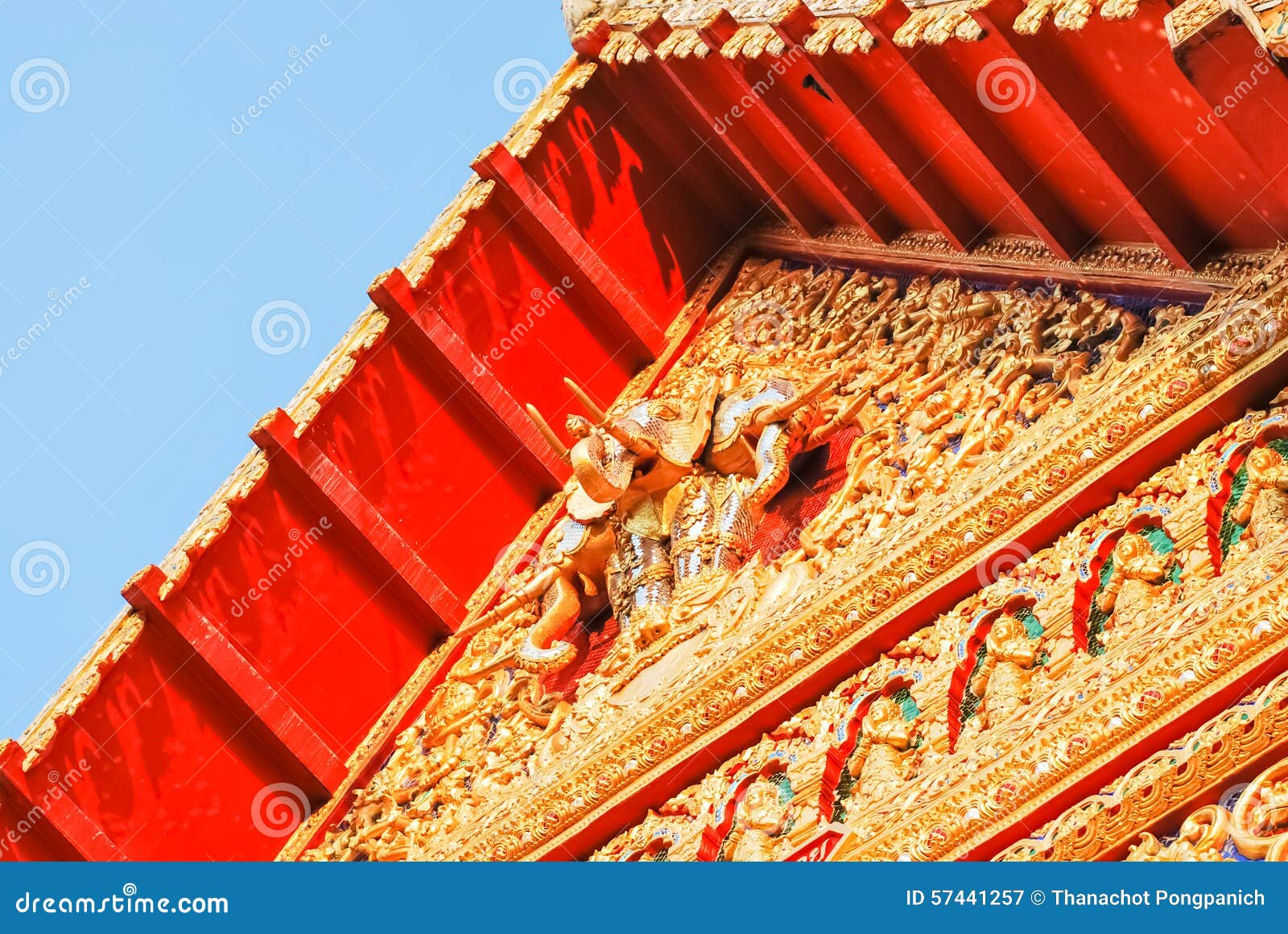 Thai Style Molding Art at Temple Stock Image - Image of gold, entrance ...