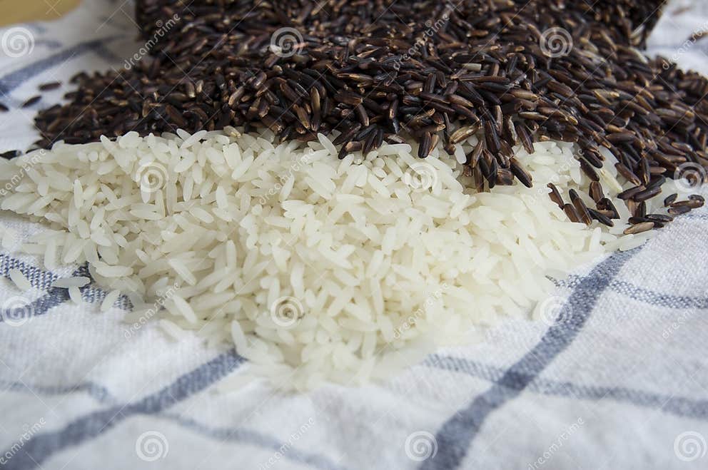 Thai Whole Grain White Rice on Cloth Stock Image - Image of cuisine ...